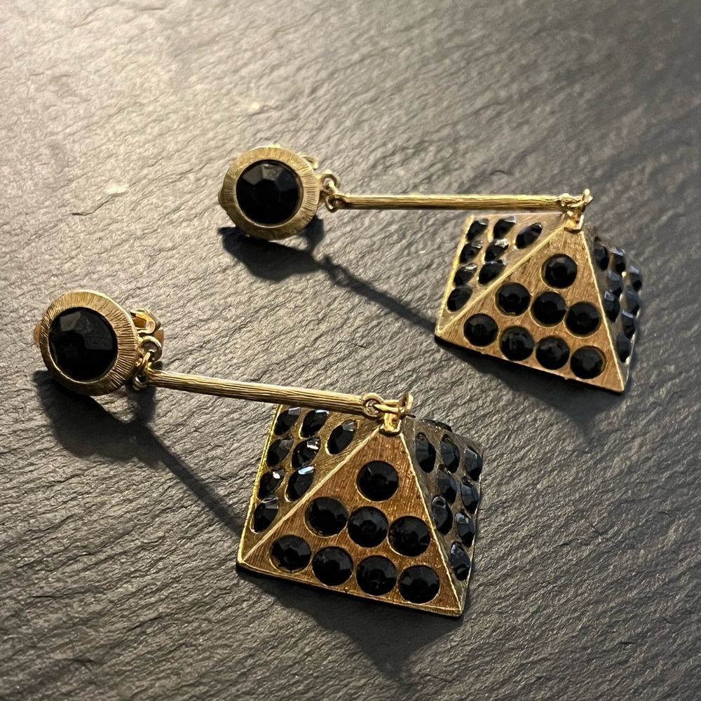 Stunning Vintage Har Costume Pyramid Statement Clip O… - Gem